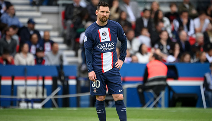 Lionel Messi resumes training with Paris Saint-Germain following suspension