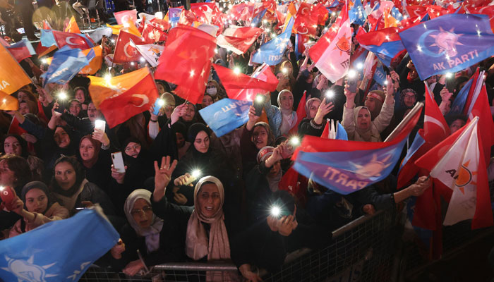 Turkey heads for runoff election as candidates fail to secure 50% votes