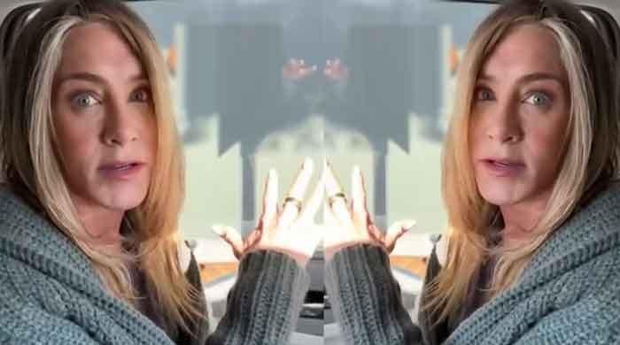 Jennifer Aniston breaks down in tears during latest outing