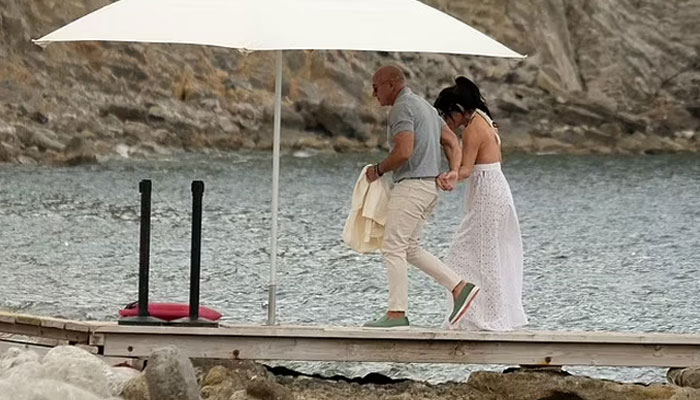 Jeff Bezos, girlfriend Lauren Sanchez seen yachting around Spain's ...