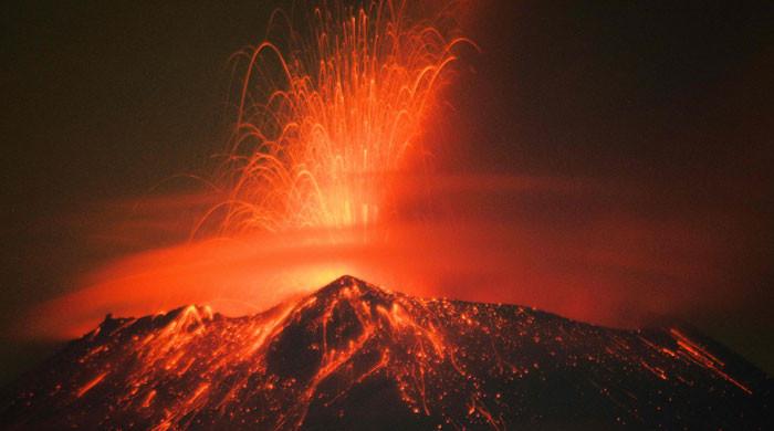 WATCH: Volcanic eruption from Mount Etna disrupts flight operations in ...