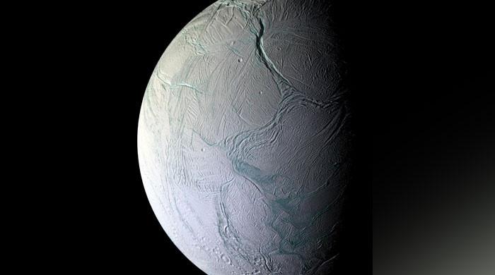 James Webb Telescope detects Saturn's moon ejecting water into space