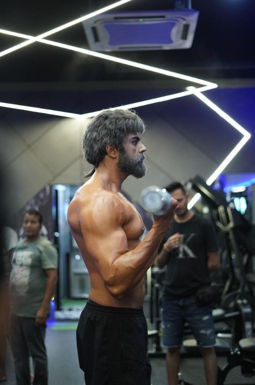 Maniesh Paul's physical transfromation for 'Rafuchakkar' revealed: See pics