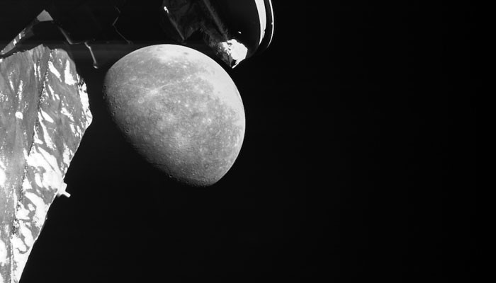 European-Japanese space probe BepiColombo snaps Mercury
