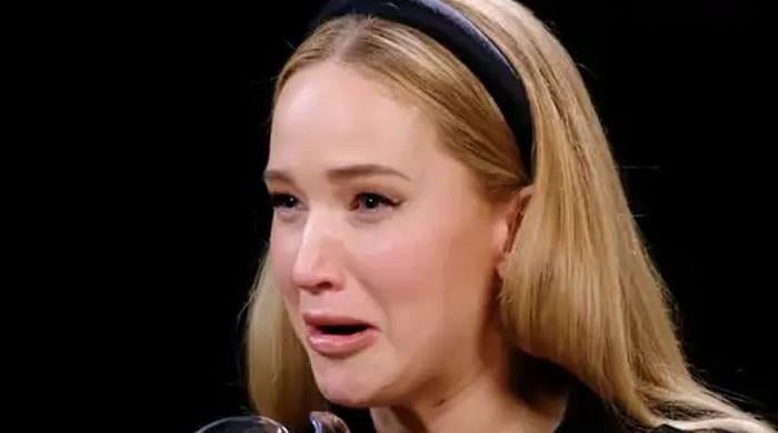 Jennifer Lawrence priceless reaction in 'Hot Ones' steals the show