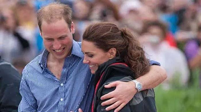 When Prince William showed 'signals for passion' for Kate Middleton ...