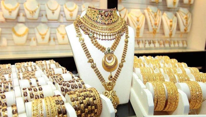 Gold in Pakistan shines as price increases slightly