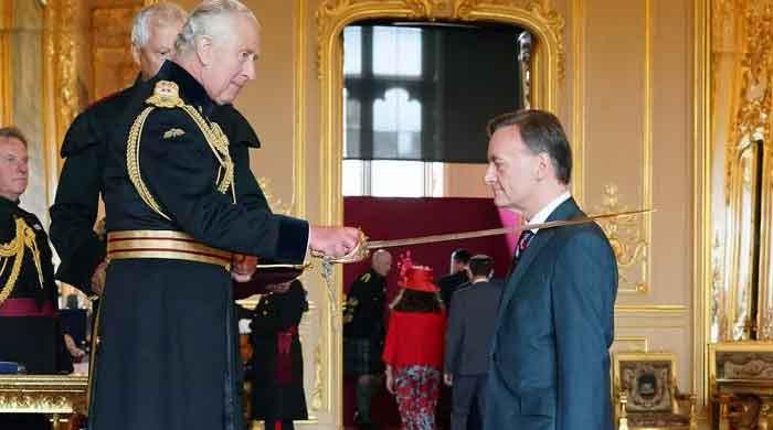 Stephen Hough makes hilarious comments after being Knighted by King Charles