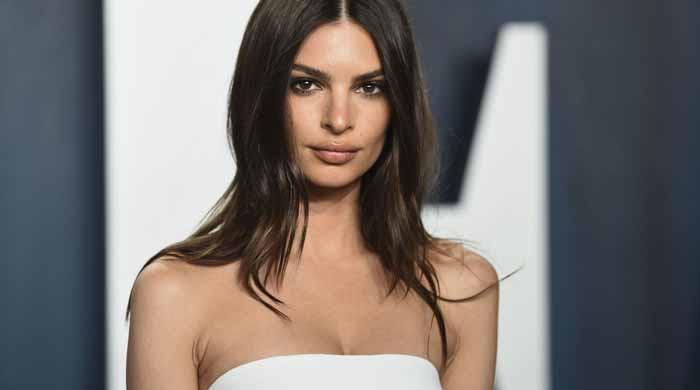 Emily Ratajkowski dons racy dress at Hamptons bash