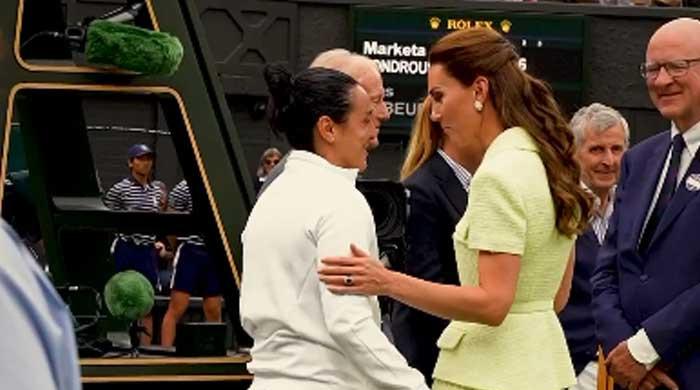 Video shows Kate Middleton consoling tearful Wimbledon runner-up Ons