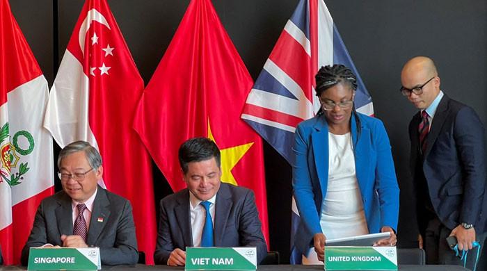 In 'biggest trade deal' since Brexit, UK joins trans-Pacific trading bloc