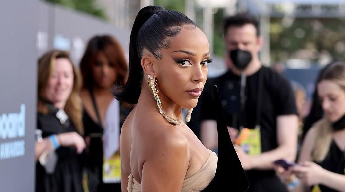 Doja Cat's unconventional fan engagement causes upheaval, departures