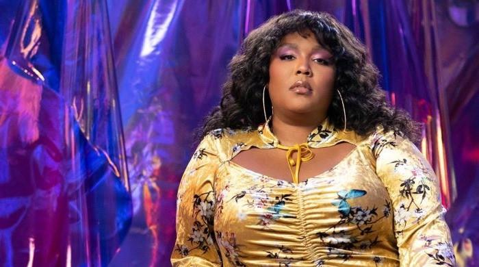 Lizzo's present dance troupe lauds her amidst sexual harassment allegations