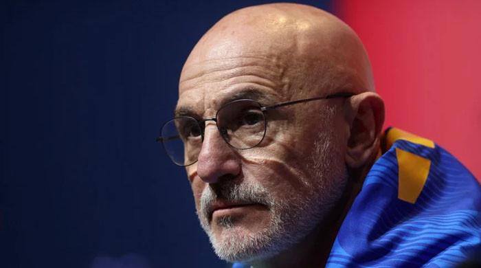 Spain football coach apologises for endorsing Luis Rubiales ...