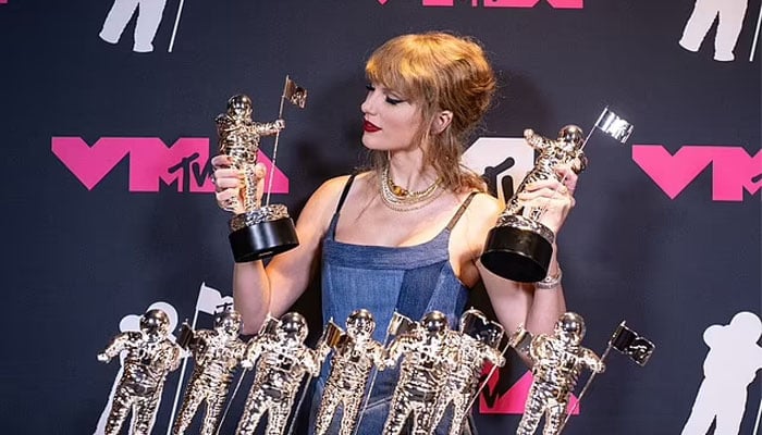 Taylor Swift fans laud her ‘legacy’ as she ‘sweeps’ 2023 VMAs