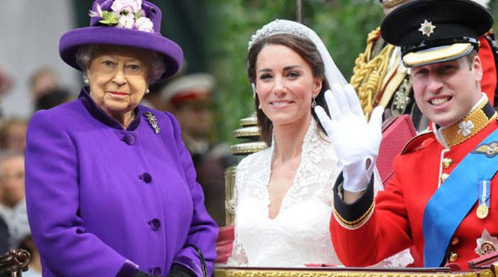 Queen Elizabeth II wanted William to do 'right thing' by marrying Kate