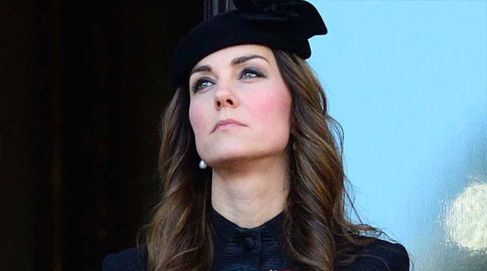 Kate Middleton apology over failed Photoshop attempt sparks meme fest