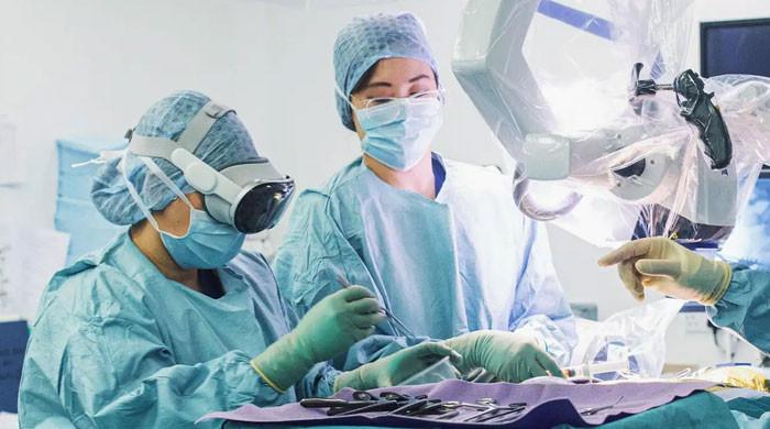 Doctors perform spinal surgery with 'game-changing' Apple Vision Pro