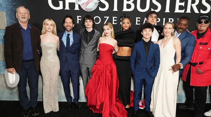 Paul Rudd joined by 'Ghostbusters' Bill Murray, Dan Aykroyd at new ...