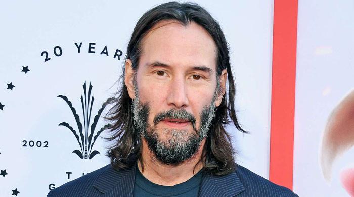 Keanu Reeves unveils new hair cut