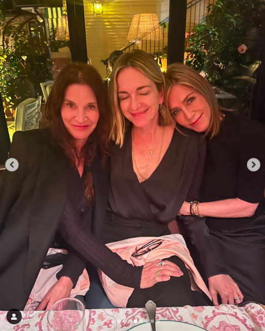 Jennifer Aniston shares rare photos dump - StarBiz Jennifer Aniston shares rare photos dump - StarBiz