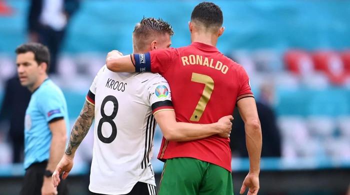 Cristiano Ronaldo honours this player on his retirement