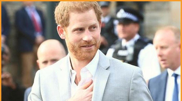 Hidden meaning behind Prince Harry tucking his hands in his coat revealed