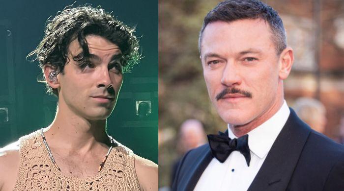 Joe Jonas, Luke Evans sing along to Coldplay's 'Yellow' in Greece