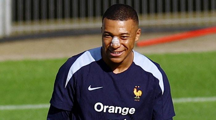 Kylian Mbappe returns to train for France after bloody nose injury