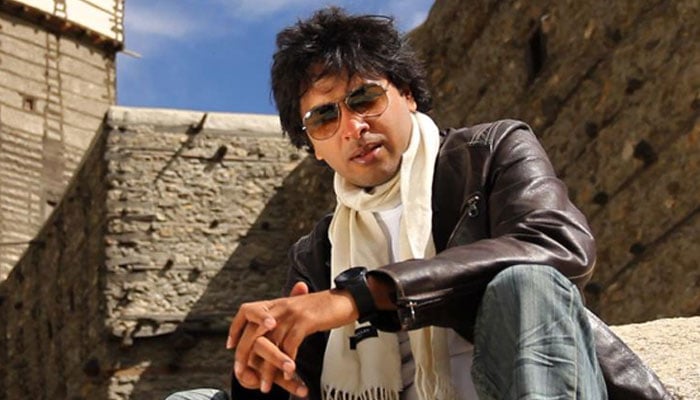 Shehzad Roy thanks govt for removing taxes on books