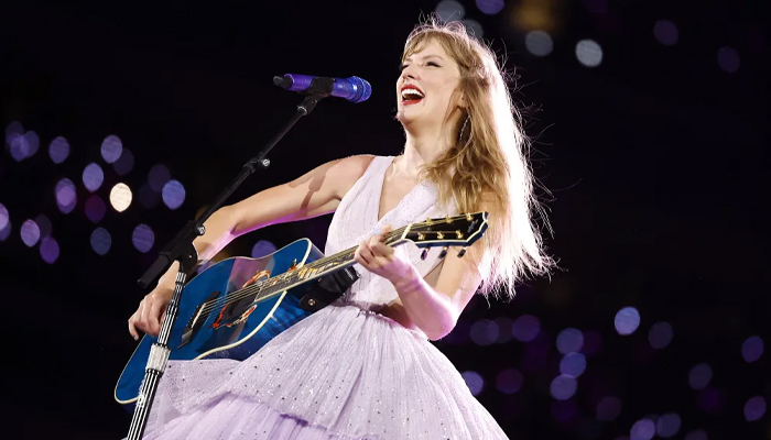 Taylor Swift gets a warm welcome from her 'Irish fan club'