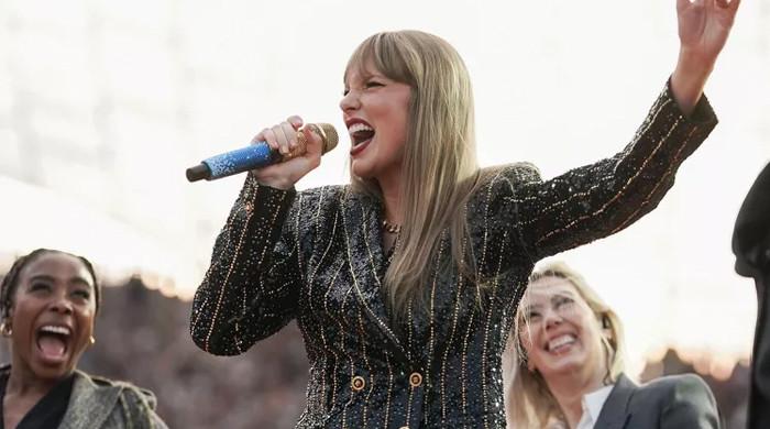 Taylor Swift duets with Warsaw crowd at final Poland 'Eras Tour' show