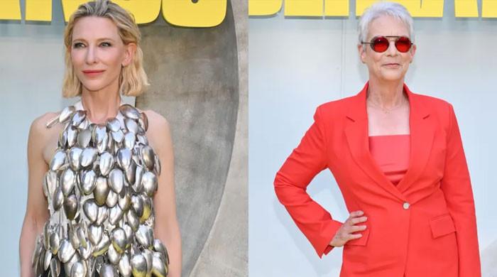 Jamie Lee Curtis assists Cate Blanchett during wardrobe malfunction Jamie Lee Curtis assists Cate Blanchett during wardrobe malfunction