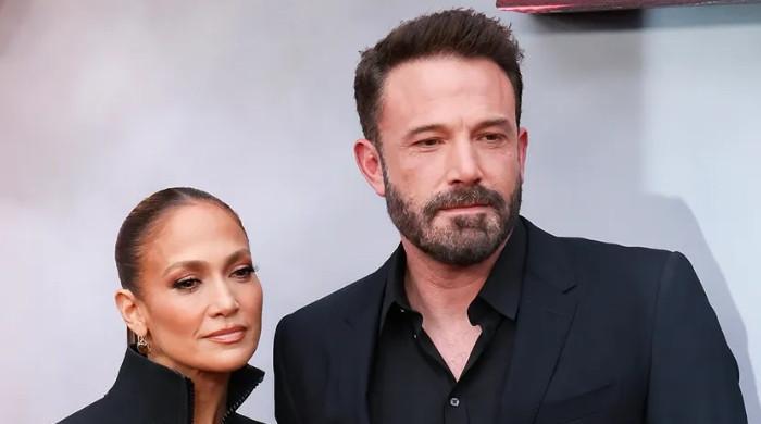 Jennifer Lopez 'crying silently' amid Ben Affleck divorce: Report