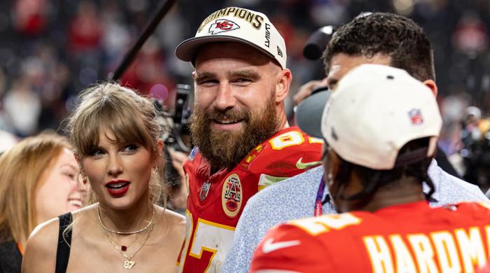 Fans come to defend Taylor Swift, Travis Kelce romance Fans come to defend Taylor Swift, Travis Kelce romance