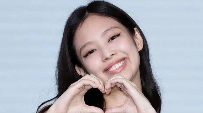 BLACKPINK's Jennie makes first public appearance after new deal ...