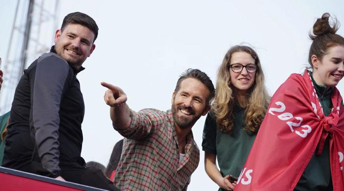 Ryan Reynolds packs huge surprise for fan: 'You're the best'