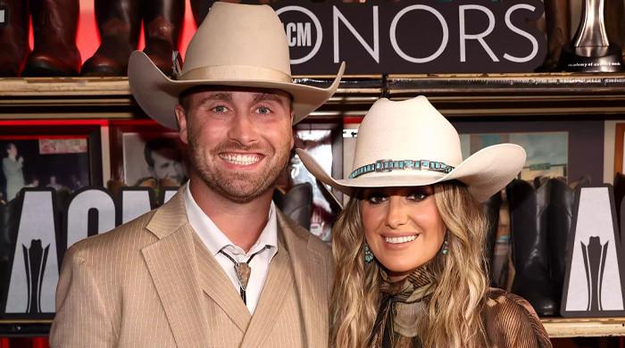 Lainey Wilson posts rare lovestruck update with beau Devlin Hodges