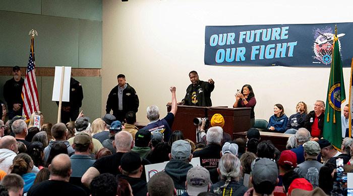 Boeing workers to vote on new wage deal provisioning 35% pay hike over ... Boeing workers to vote on new wage deal provisioning 35% pay hike over ...