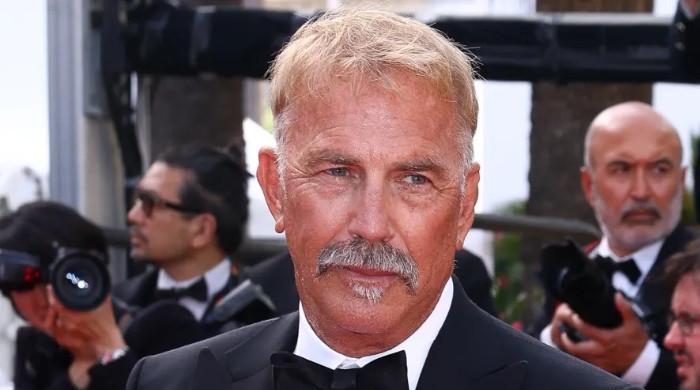 Kevin Costner looking for Ms. Right after heartbreaking divorce: Source