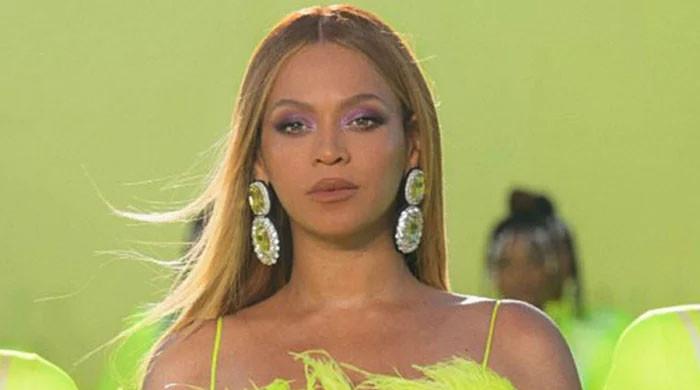 Beyoncé delivers surprise performance during NFL Christmas halftime show