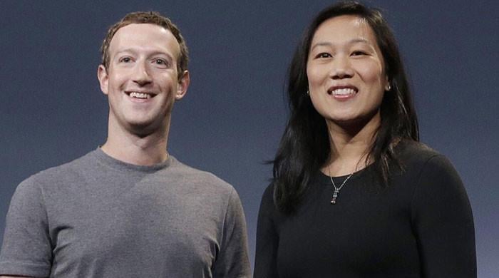 Mark Zuckerberg celebrates New Year with wife Priscilla Chan