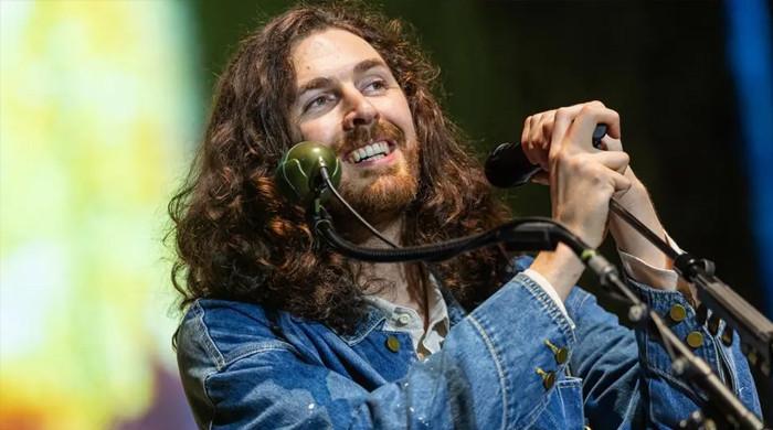 Hozier pulls through with tour despite 2025 Grammy snub