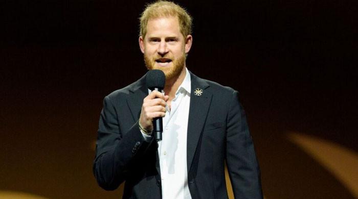 Prince Harry makes major promise as he reduces to tears in emotional speech