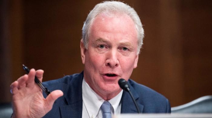 US senator extends greetings on Pakistan Day