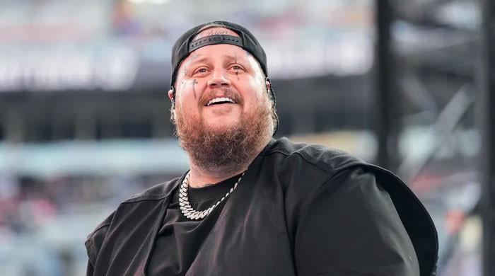 Jelly Roll celebrates weight loss milestone, sets new goal Jelly Roll celebrates weight loss milestone, sets new goal