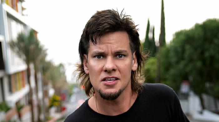 'Take this down': Comedian calls out gov't department