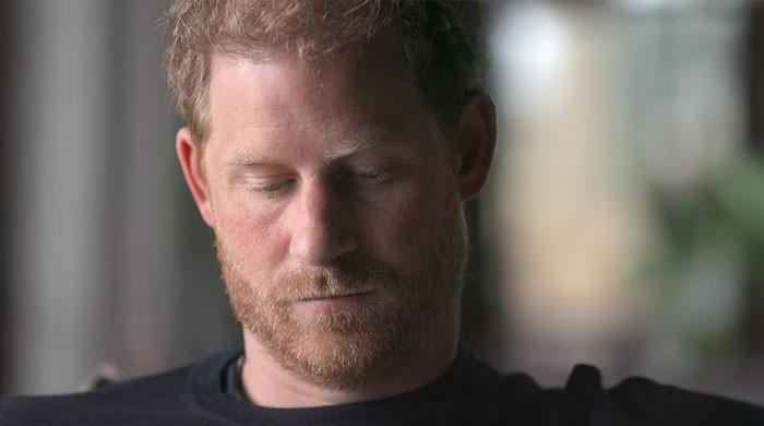 Prince Harry hits Prince William with endless phone calls, emails texts