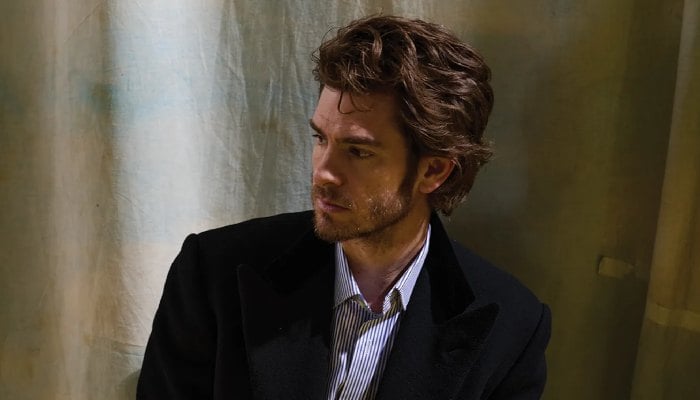 Andrew Garfield debuts new hairdo